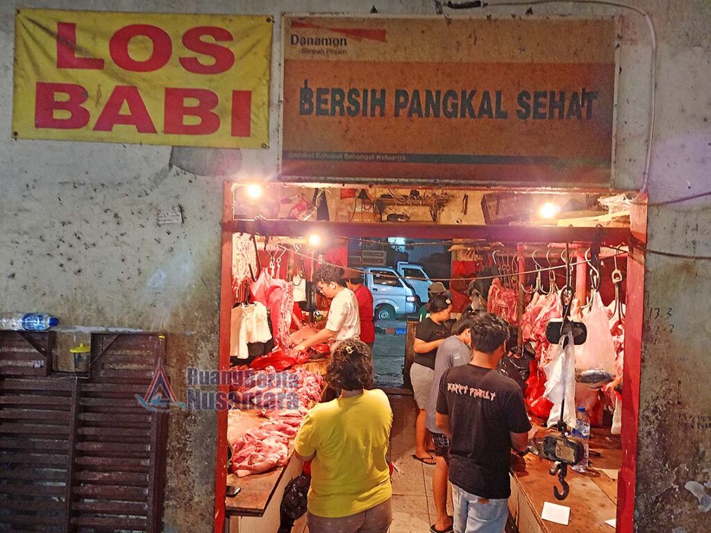 Mengintip Penjualan Daging Babi Di Los Khusus Pasar Ciracas Jakarta ...